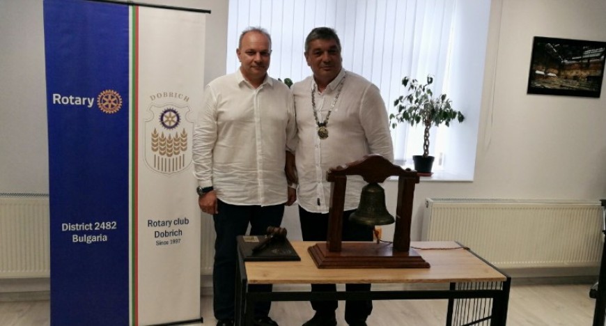 Стефан Русев е новият президент на Ротари клуб Добрич - Новини от ...